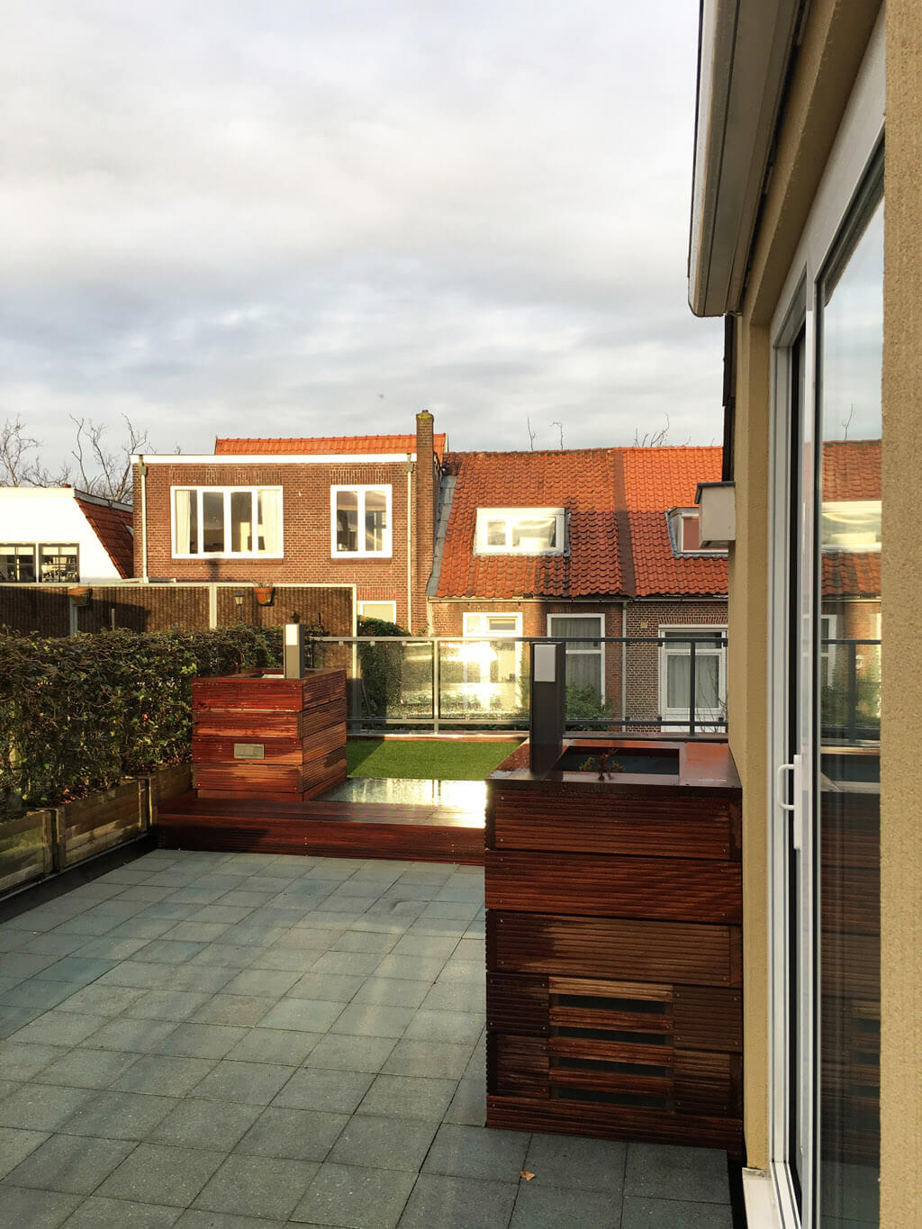 Inspiración: terraza en la azotea con vidrio transitable en Delft ...